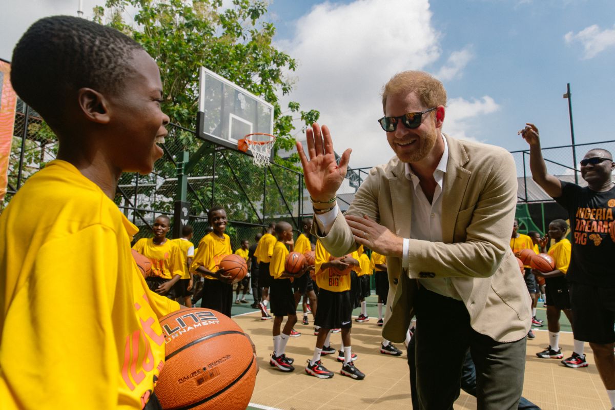 Royals spike hope: Prince Harry and Meghan to build new basketball ...